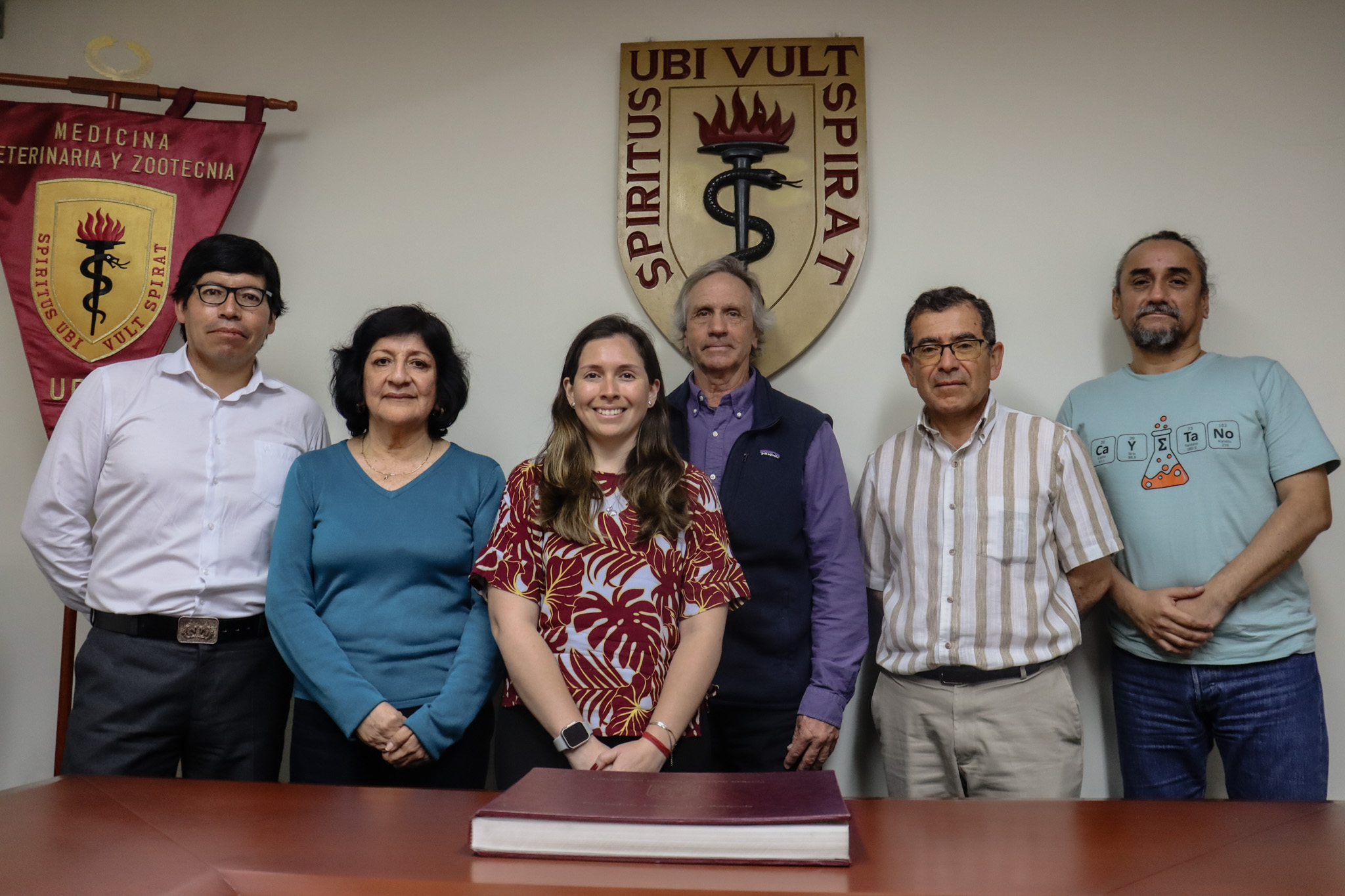 FAVEZ RECIBE LA VISITA DEL ING. CARLOS LOZADA, PRESIDENTE DE LA AGALEP ...